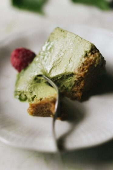 Matcha cheesecake with raspberries - Moya Matcha